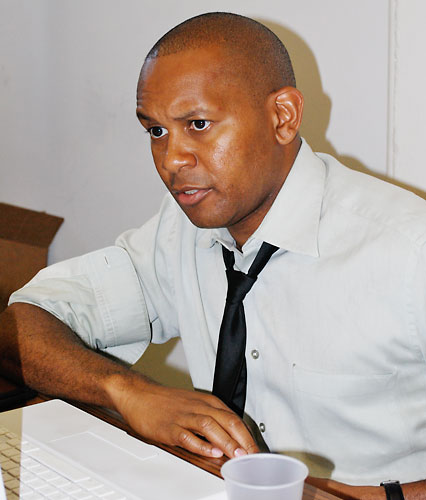 Downtown: Kevin Powell drops by to seek our endorsement • Brooklyn Paper