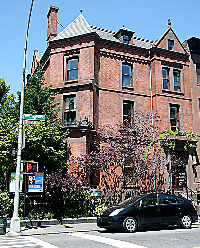 SCREECH! Music school robbed of high-end strings • Brooklyn Paper