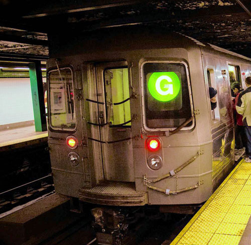 Drunk man dies on third rail • Brooklyn Paper