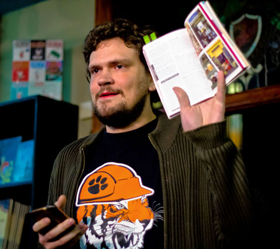 Book revue: Comedians take literature low-brow • Brooklyn Paper