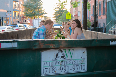 Garbage gourmet! Do-gooder foodies dine in W’burg dumpster • Brooklyn Paper