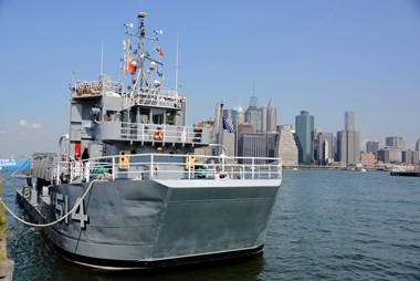 All aboard! Former Navy ship docking for tours at Brooklyn Bridge Park ...