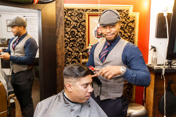 Cutting remarks: Barber tells stories from the trimming biz • Brooklyn ...