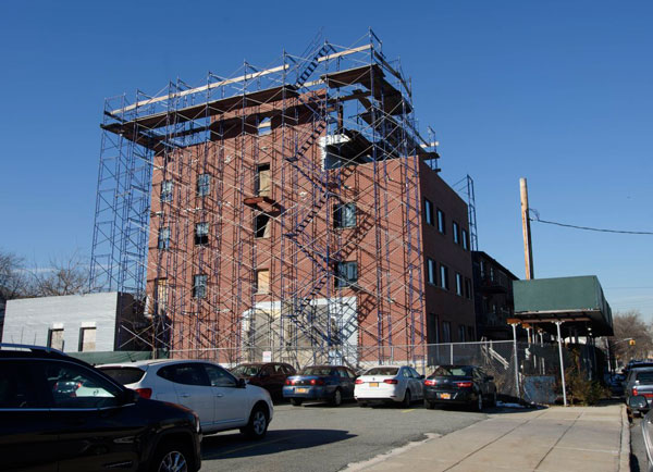 Stalled Kimball Street construction site still an eyesore • Brooklyn Paper