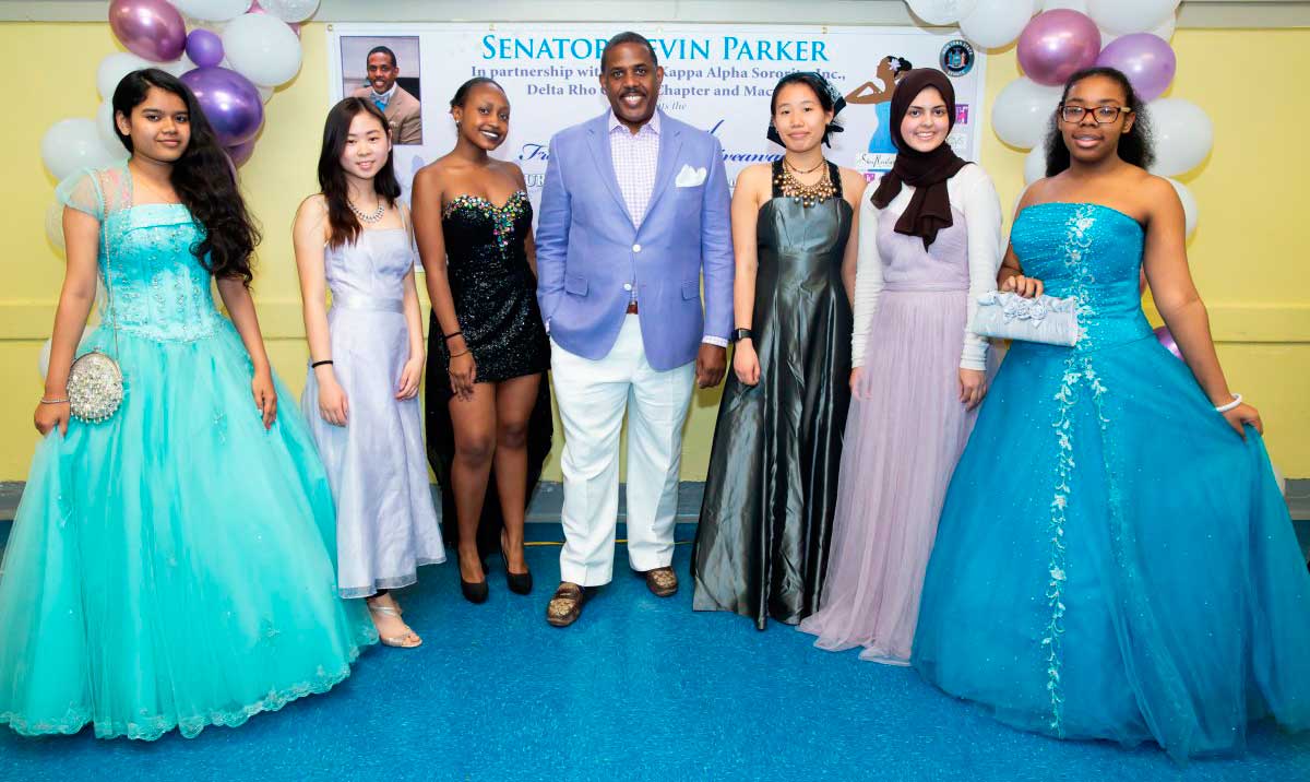 Standing O is at it again! • Brooklyn Paper