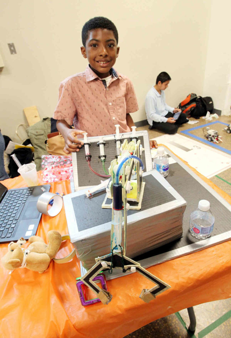 Kids show off scientific achievements at District 22 expo • Brooklyn Paper