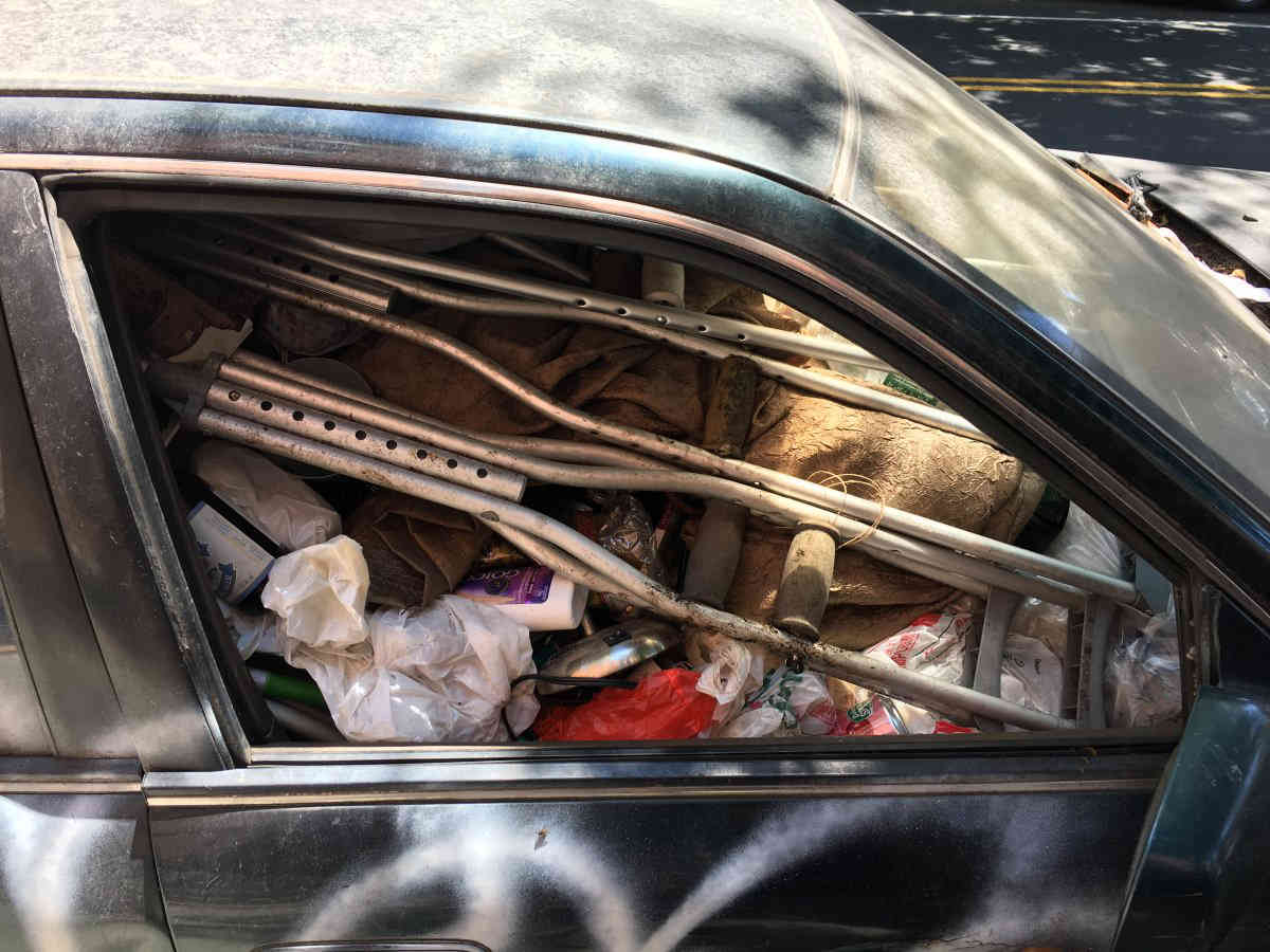UPDATE: Cops tow jalopy filled with junk from Slope street • Brooklyn Paper