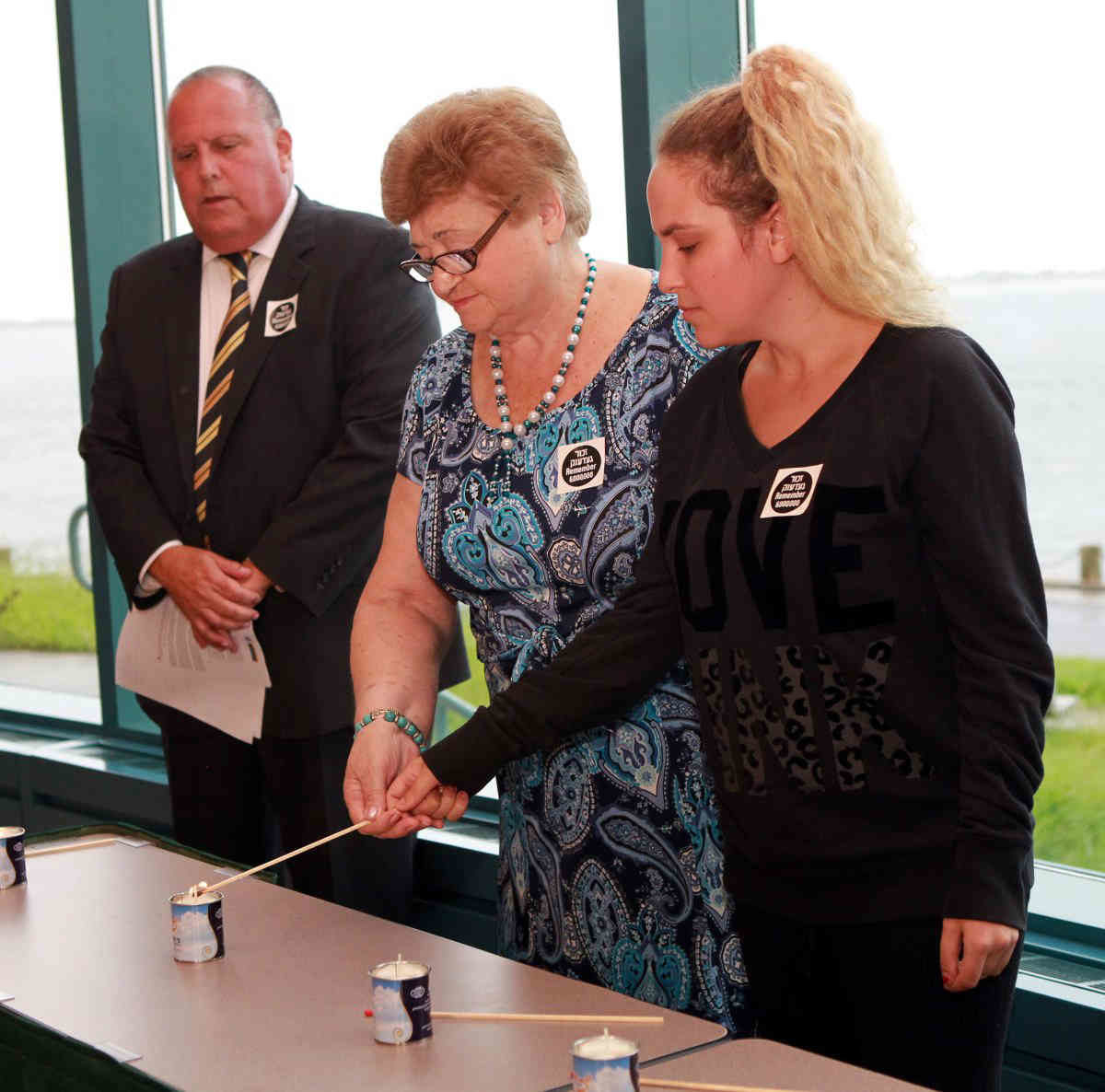 Kingsborough Community College unveils statue commemorating Holocaust ...