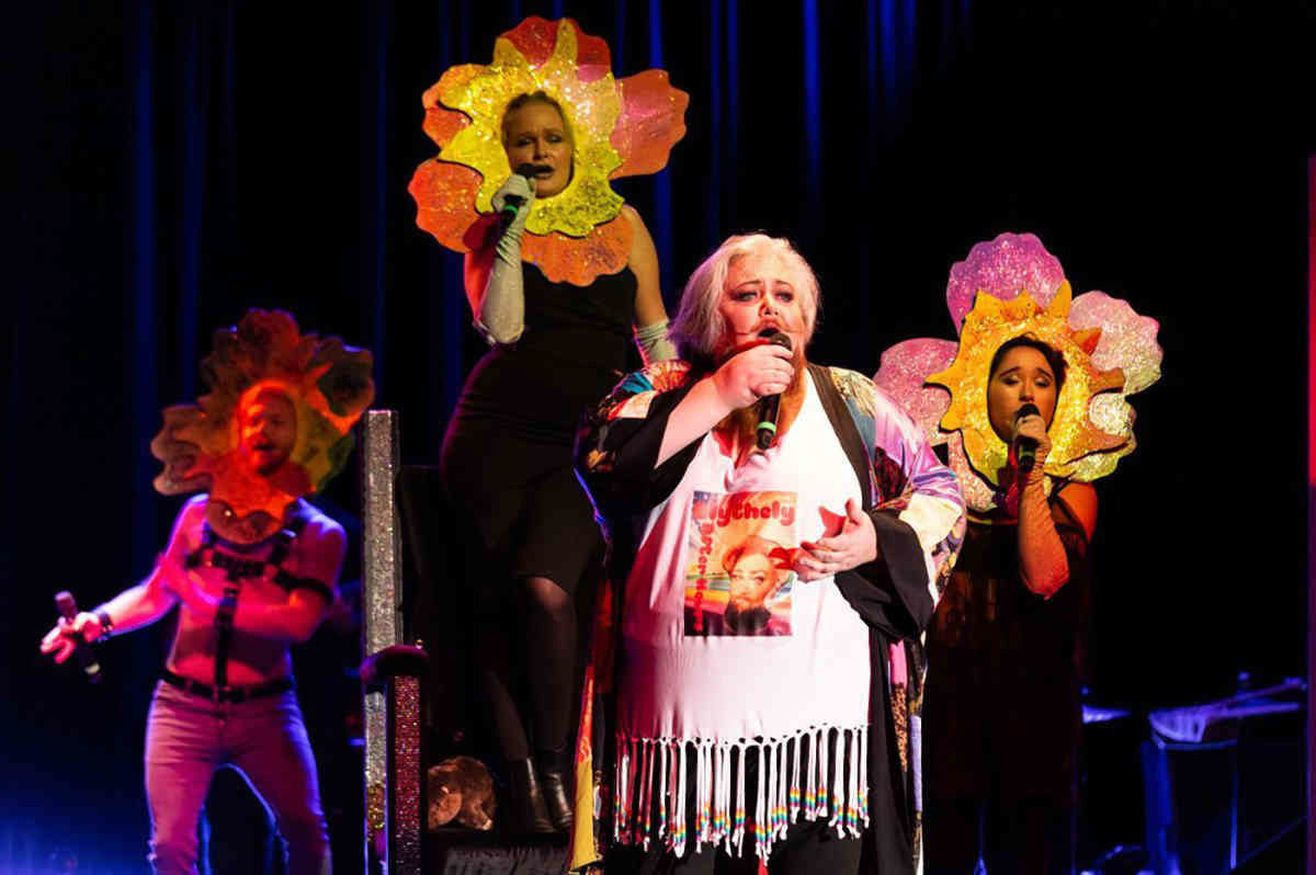 Sing of queens: Vocal festival welcomes operatic drag show • Brooklyn Paper