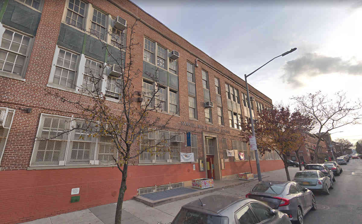 Gowanus NYCHA residents want school rezoning plan halted • Brooklyn Paper