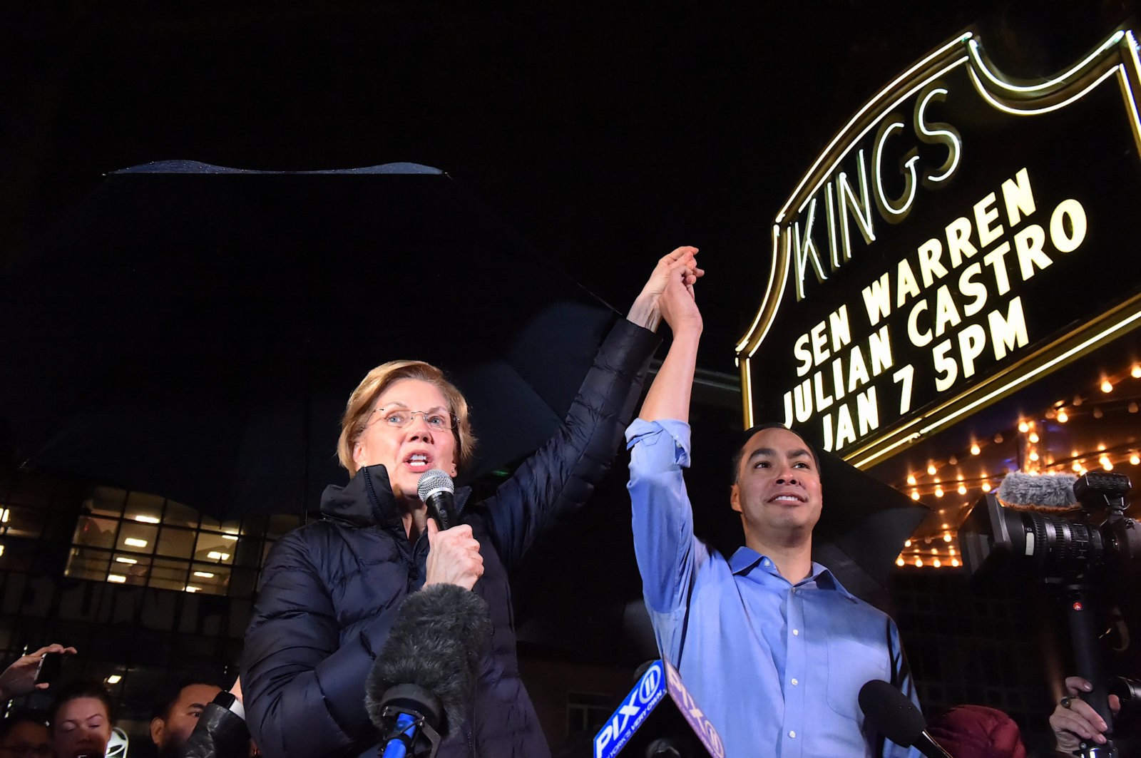 Elizabeth Warren and Julián Castro campaign in Flatbush • Brooklyn Paper