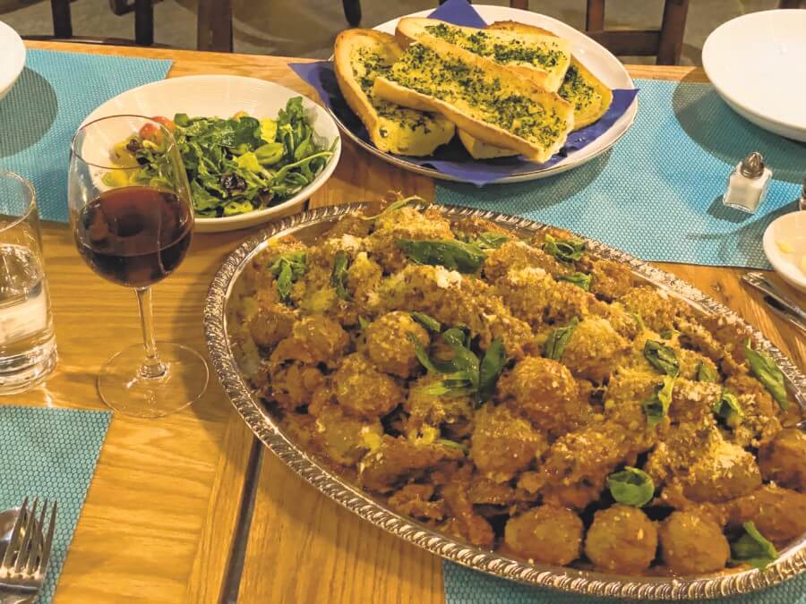 Good gravy! Seafood spot serving Italian Sunday suppers • Brooklyn Paper