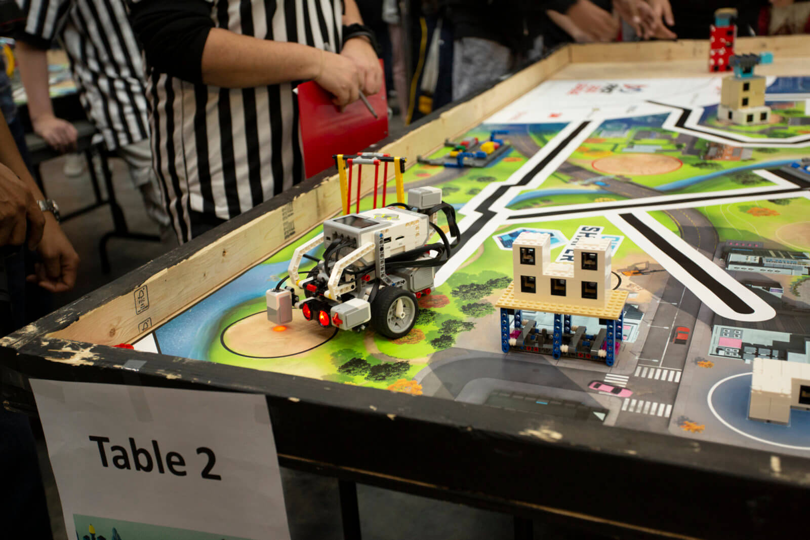 Young engineers vie for gold at book-lender’s robotics competition ...