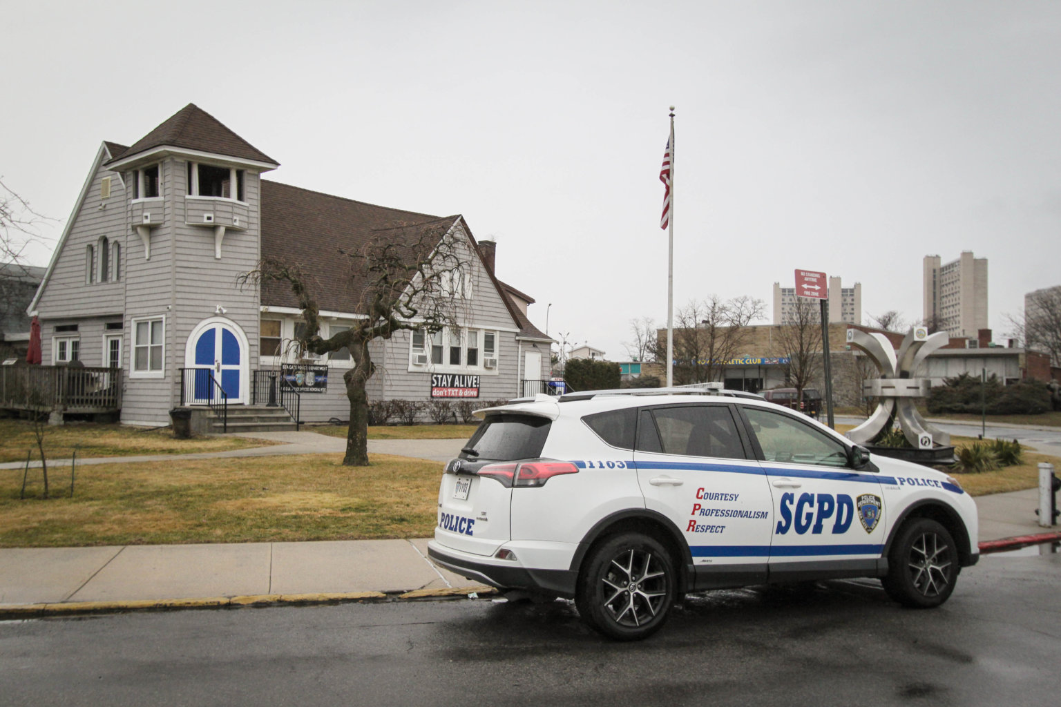 Sea Gate residents call for police chief to resign amid corruption ...