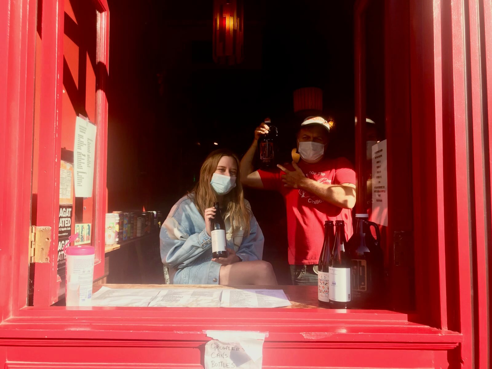 Park Slope bar opens take-out window for booze • Brooklyn Paper