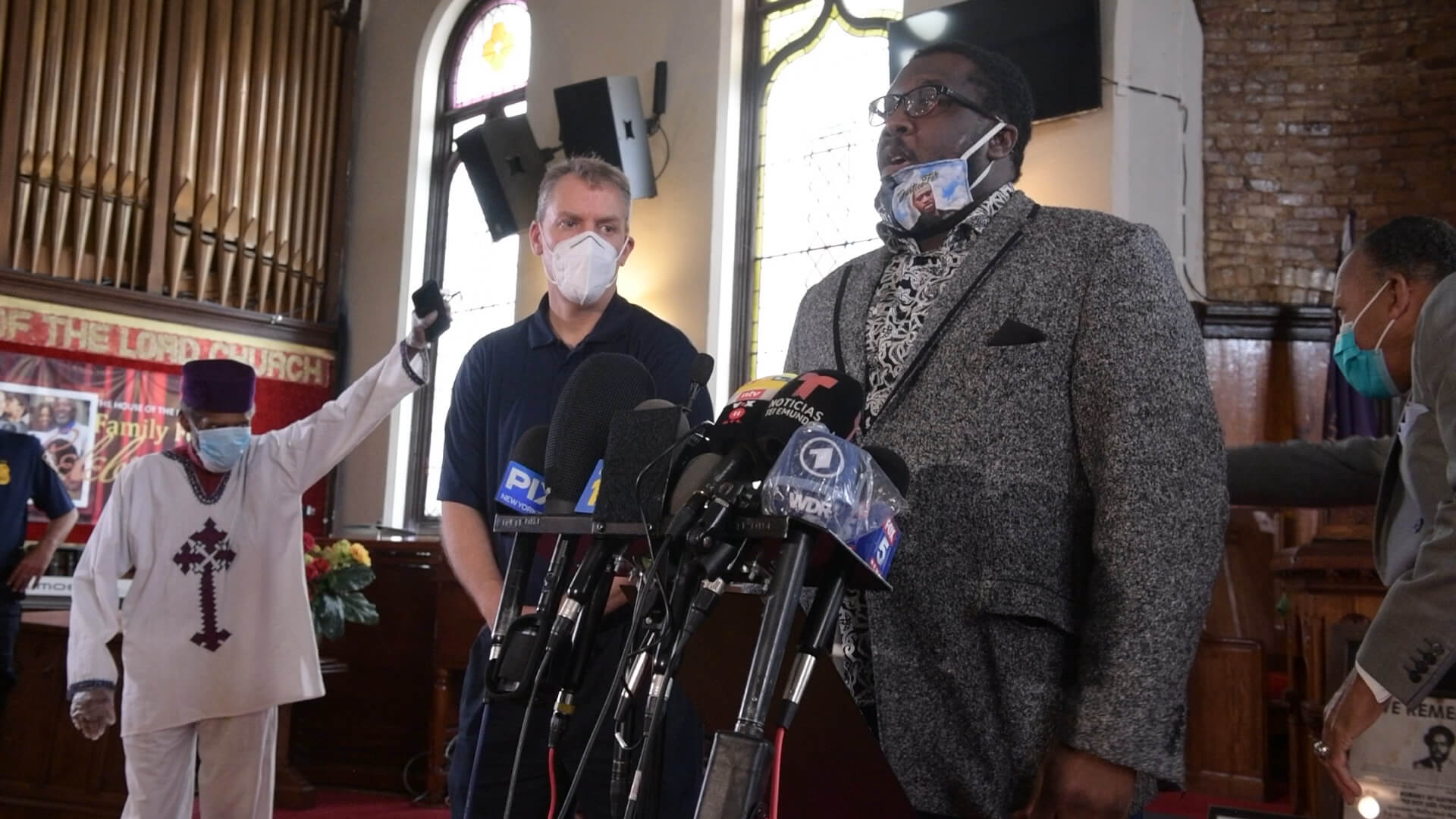 Local leaders, George Floyd family members to hold memorial for George ...