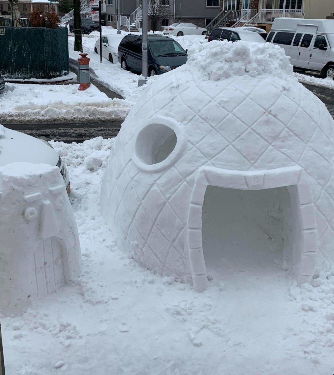 SEE IT: Brooklyn dad builds Spongebob-inspired igloo for his young ...