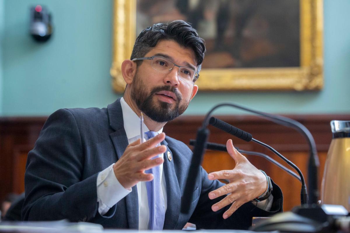 Carlos Menchaca bows out of mayoral race