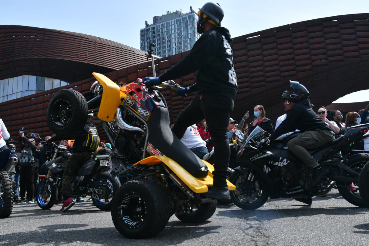 Thousands celebrate life of late rapper DMX