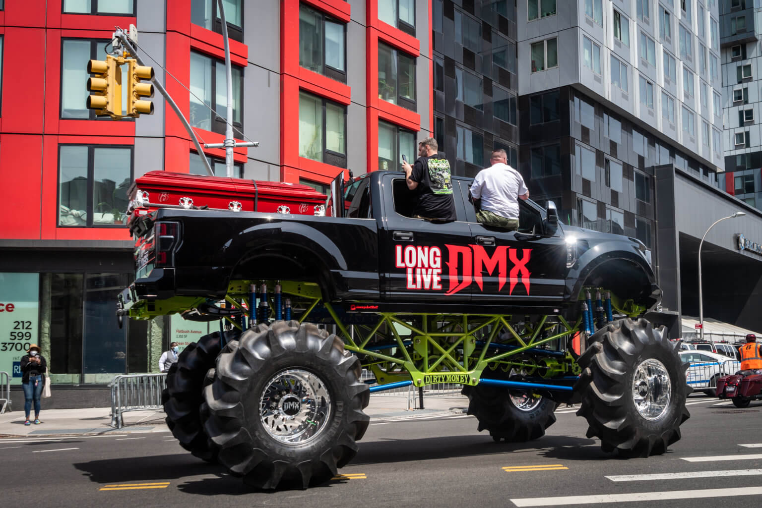 Thousands celebrate life of late rapper DMX