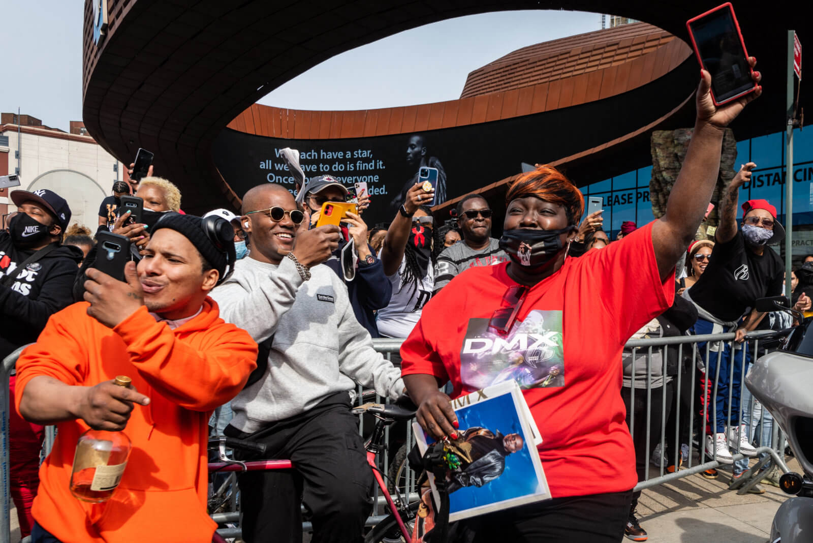 Thousands celebrate life of late rapper DMX