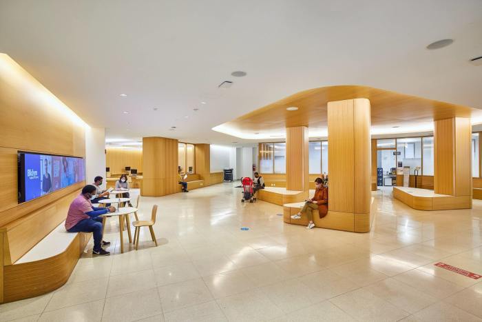 New Brooklyn Heights Library Opens in Sleek New Digs on Cadman Plaza ...