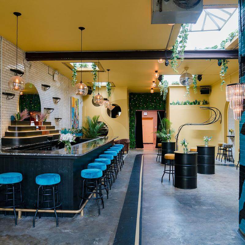 Bushwick bar, Farewell Brooklyn, robbed in broad daylight • Brooklyn Paper