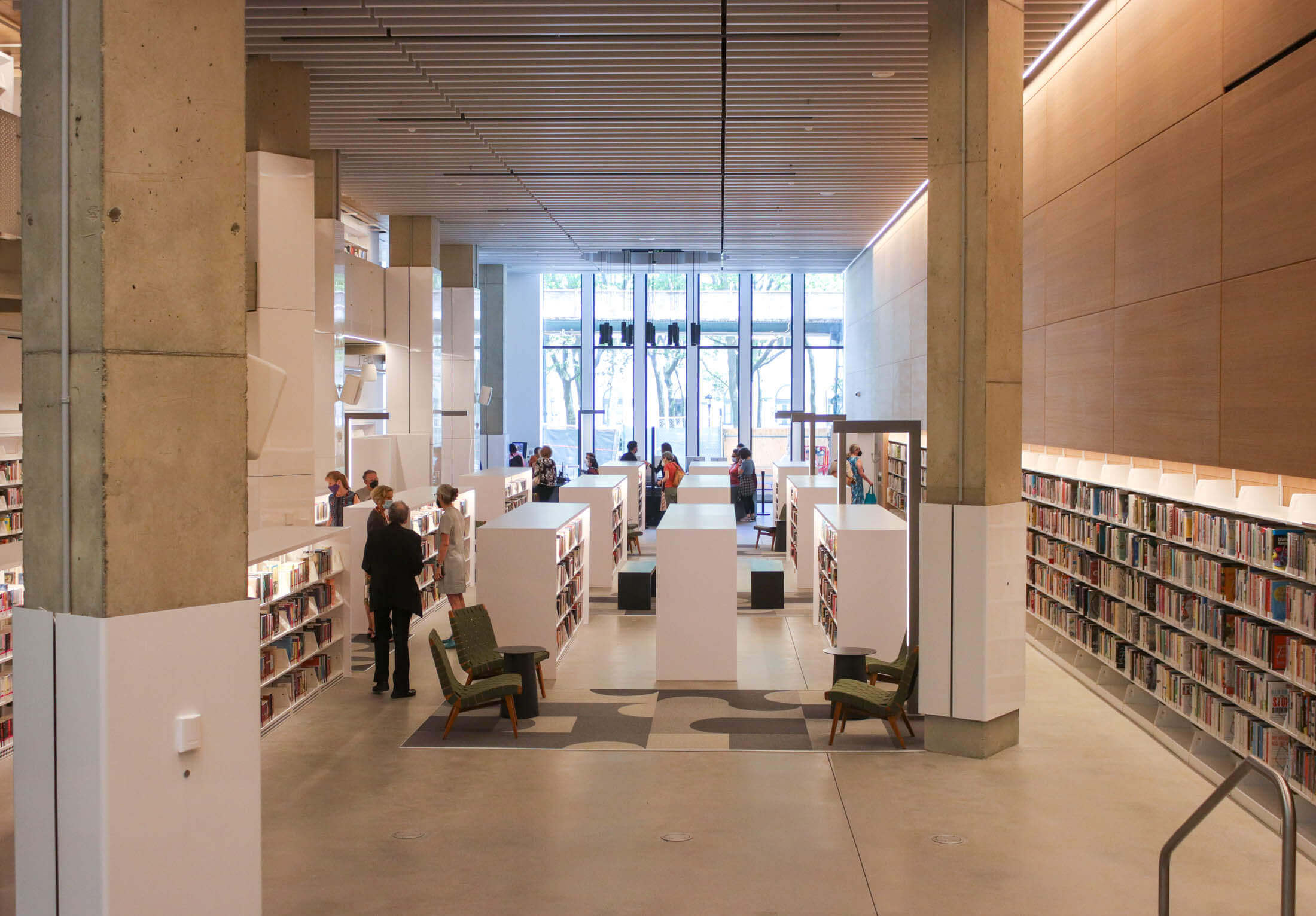 New Brooklyn Heights Library Opens in Sleek New Digs on Cadman Plaza ...