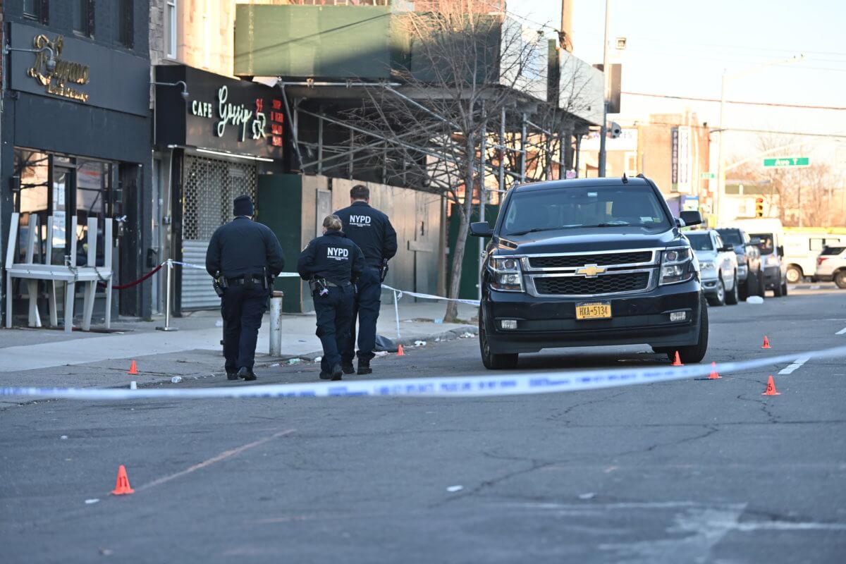 Police searching for two gunmen after Crown Heights attempted assault ...