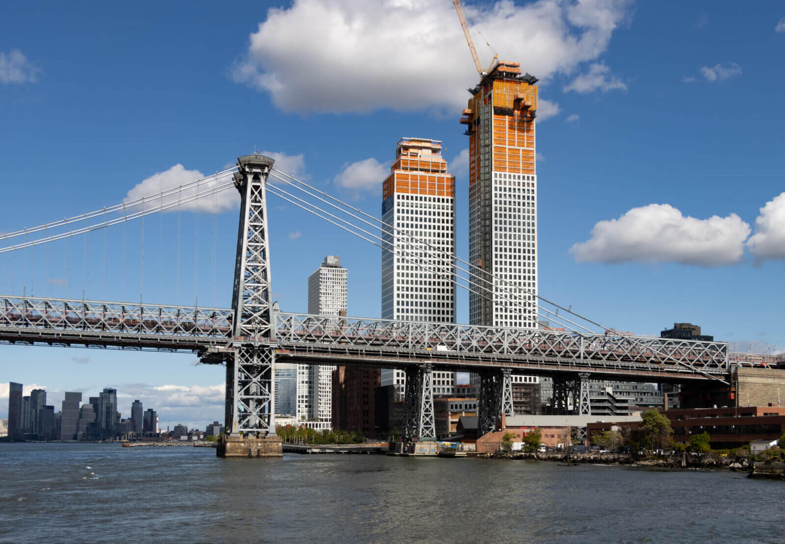 Double Domino towers rising on Williamsburg waterfront will mix condos, rentals • Brooklyn Paper