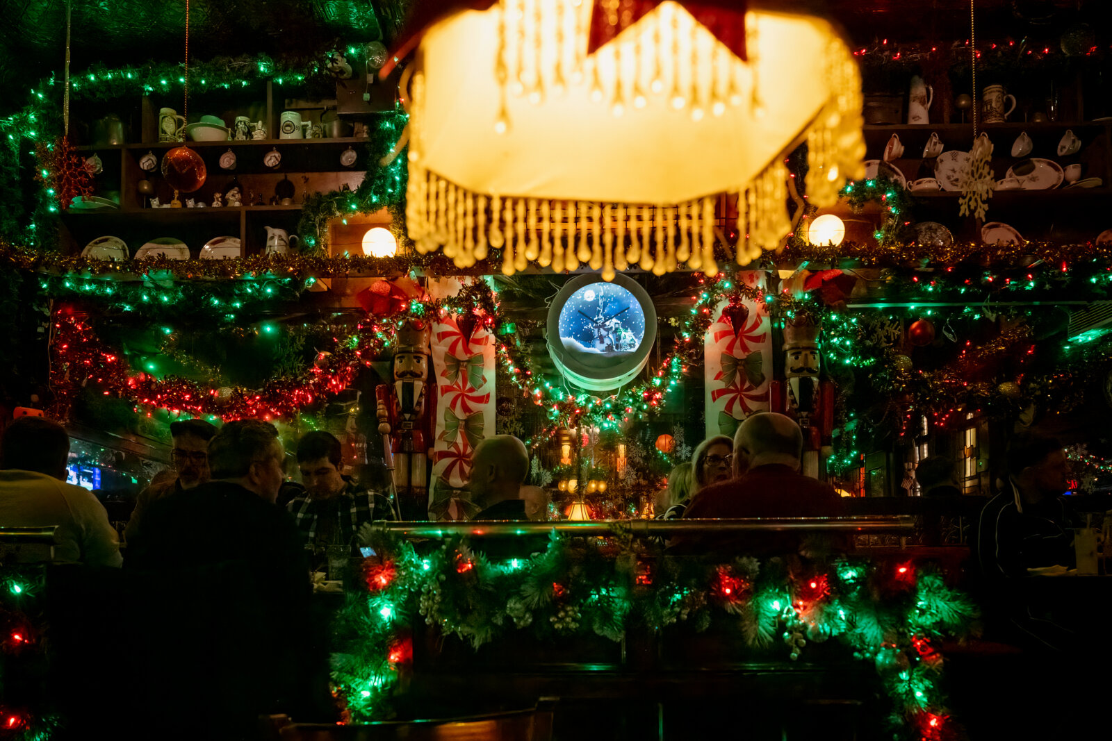 ‘A little more Christmas’: Halls of Bay Ridge restaurant Skinflints to ...