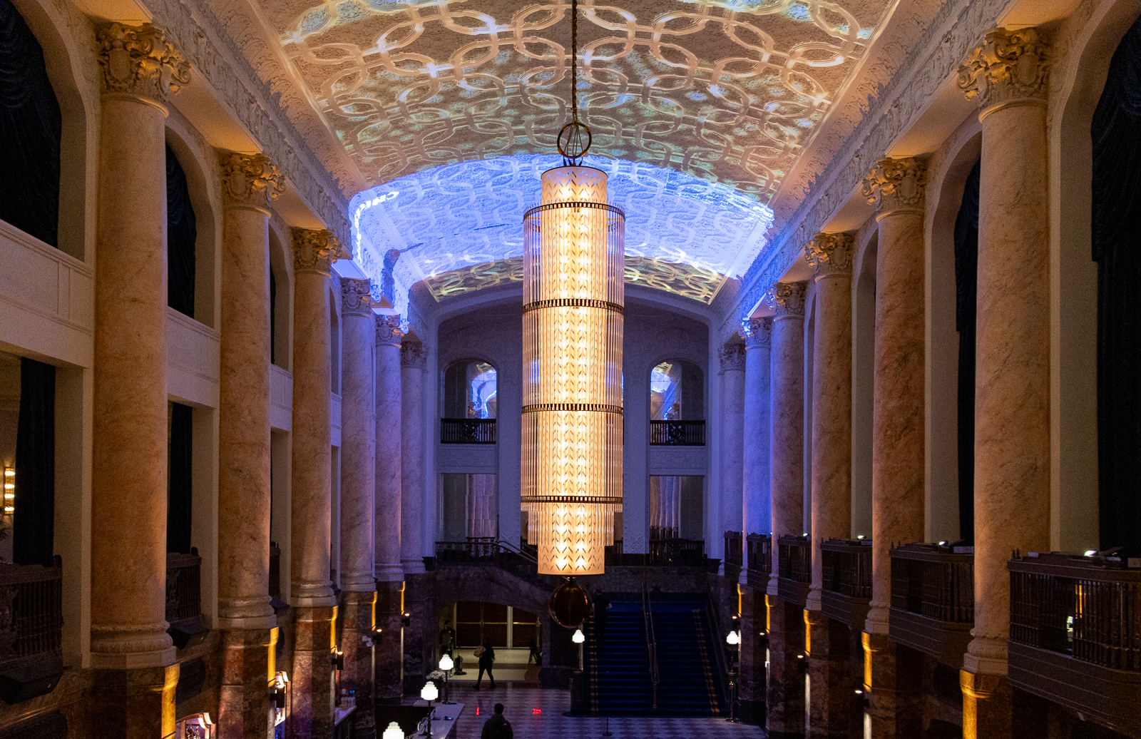 Brooklyn Paramount theater reopens in grand restoration, return to ...