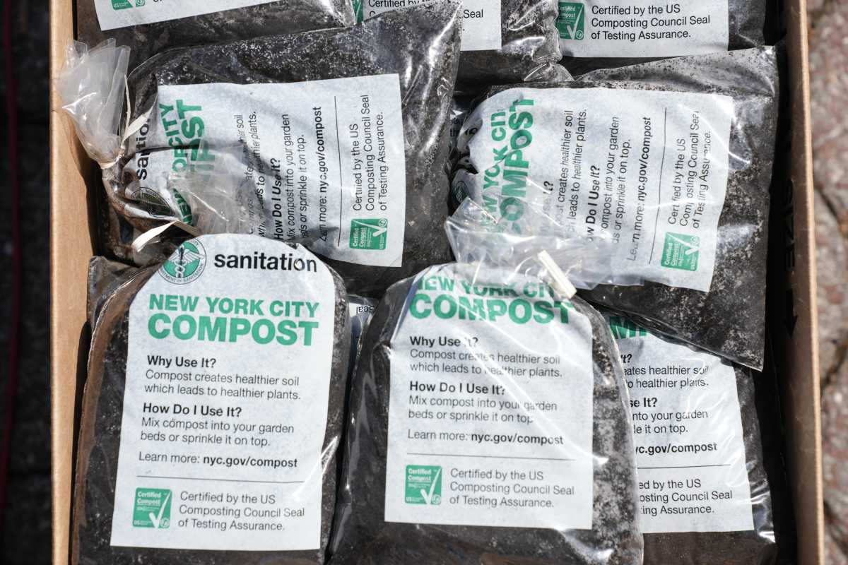 City to open free compost distribution center in Greenpoint • Brooklyn Paper