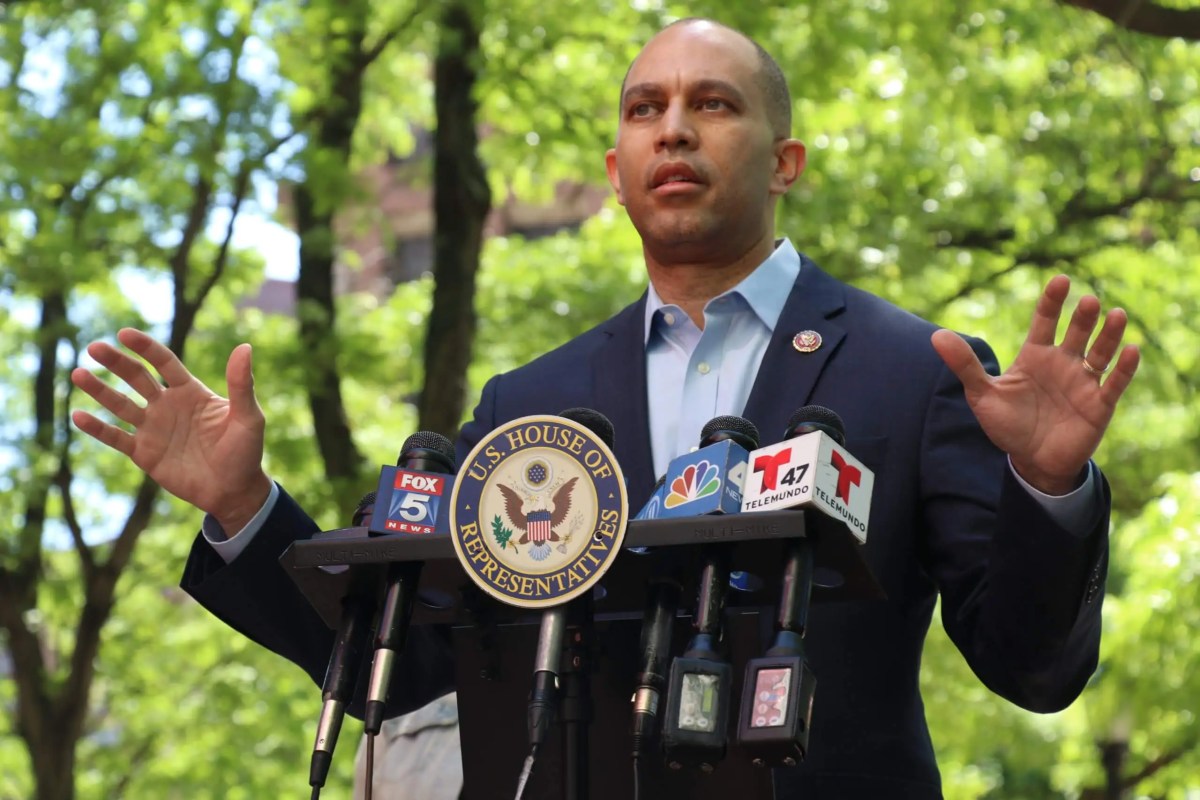 Op-Ed: Jeffries needs to address poverty in his district • Brooklyn Paper