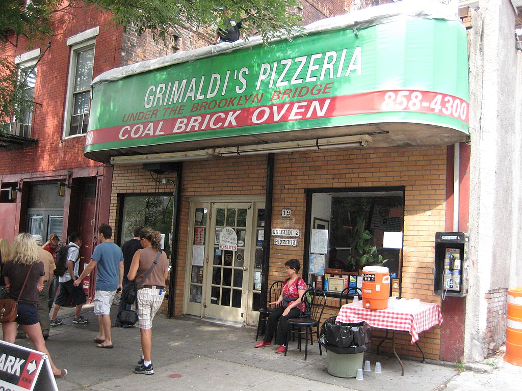 Trailblazing Brooklyn pizzaiolo Patsy Grimaldi dies at age 93 ...