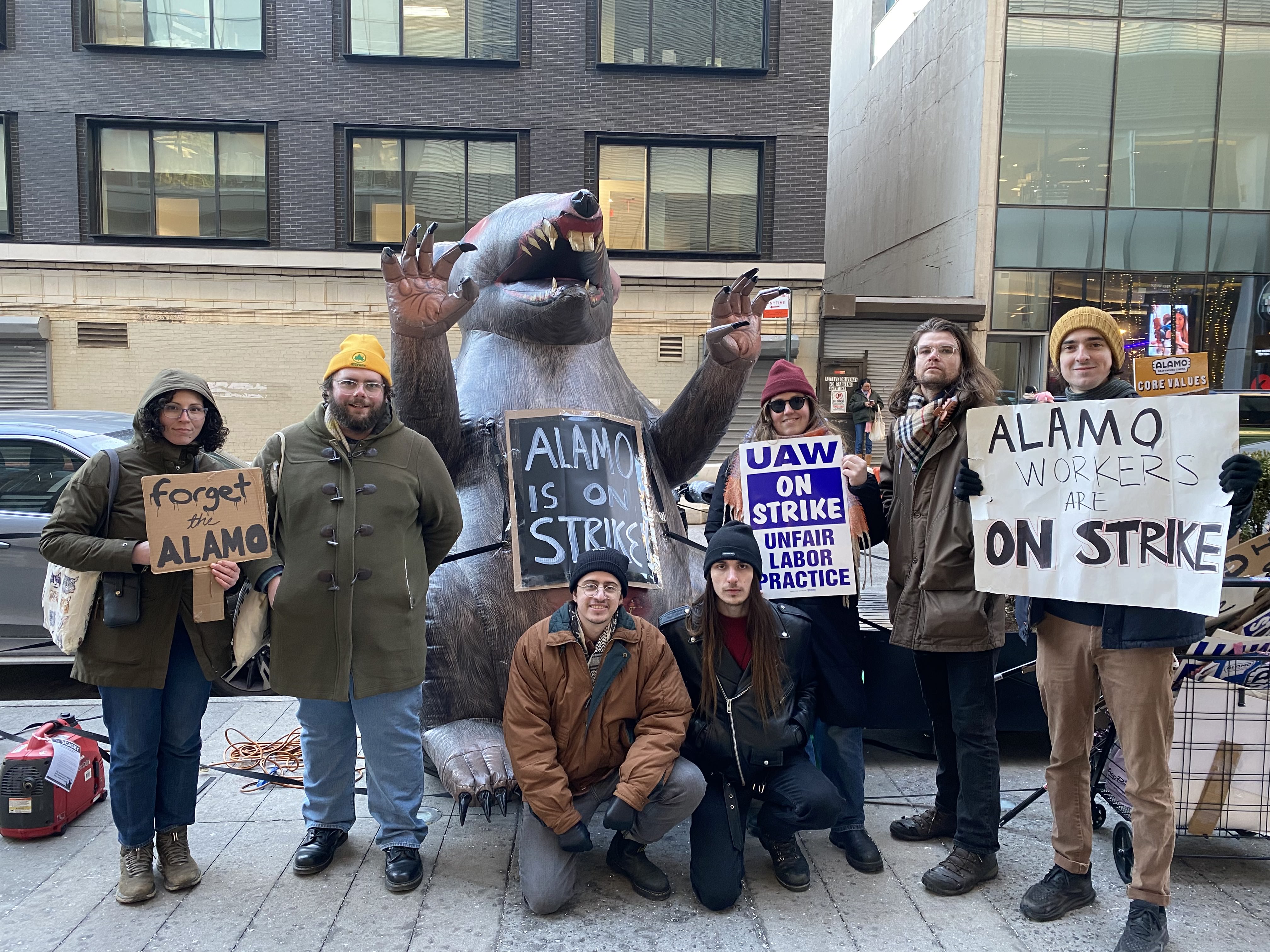 ‘Forget the Alamo’: Cinema workers continue to strike against layoffs ...