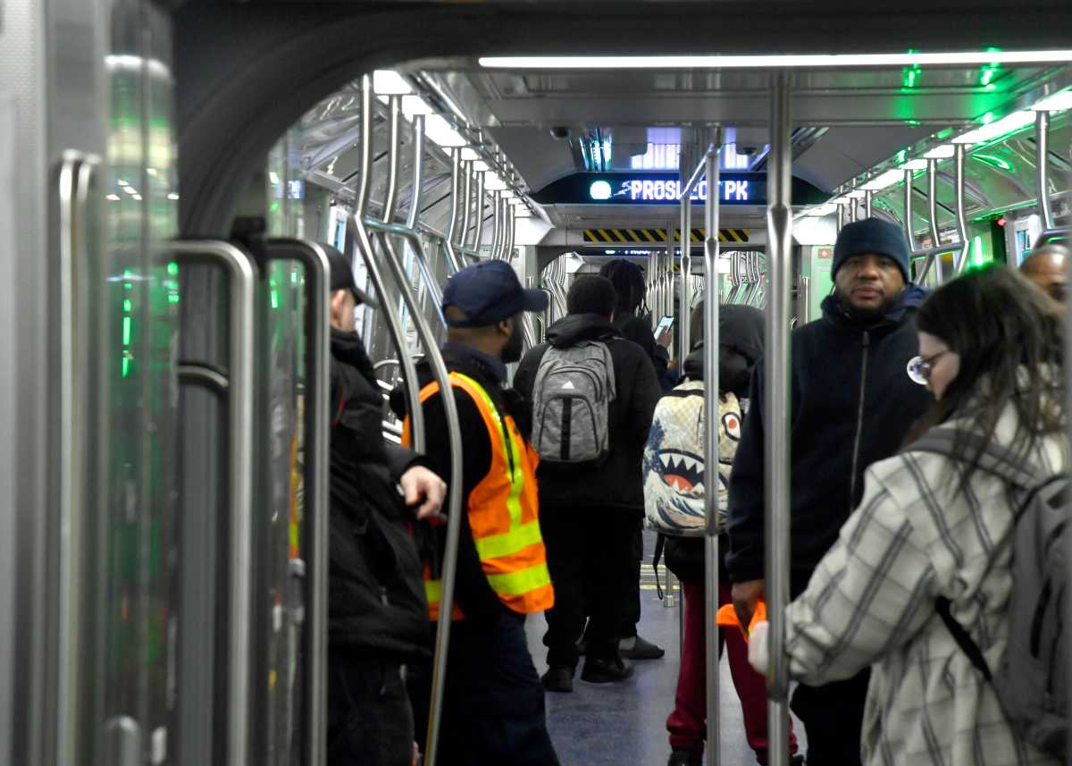 MTA debuts futuristic open gangway trains on the G line in Brooklyn ...