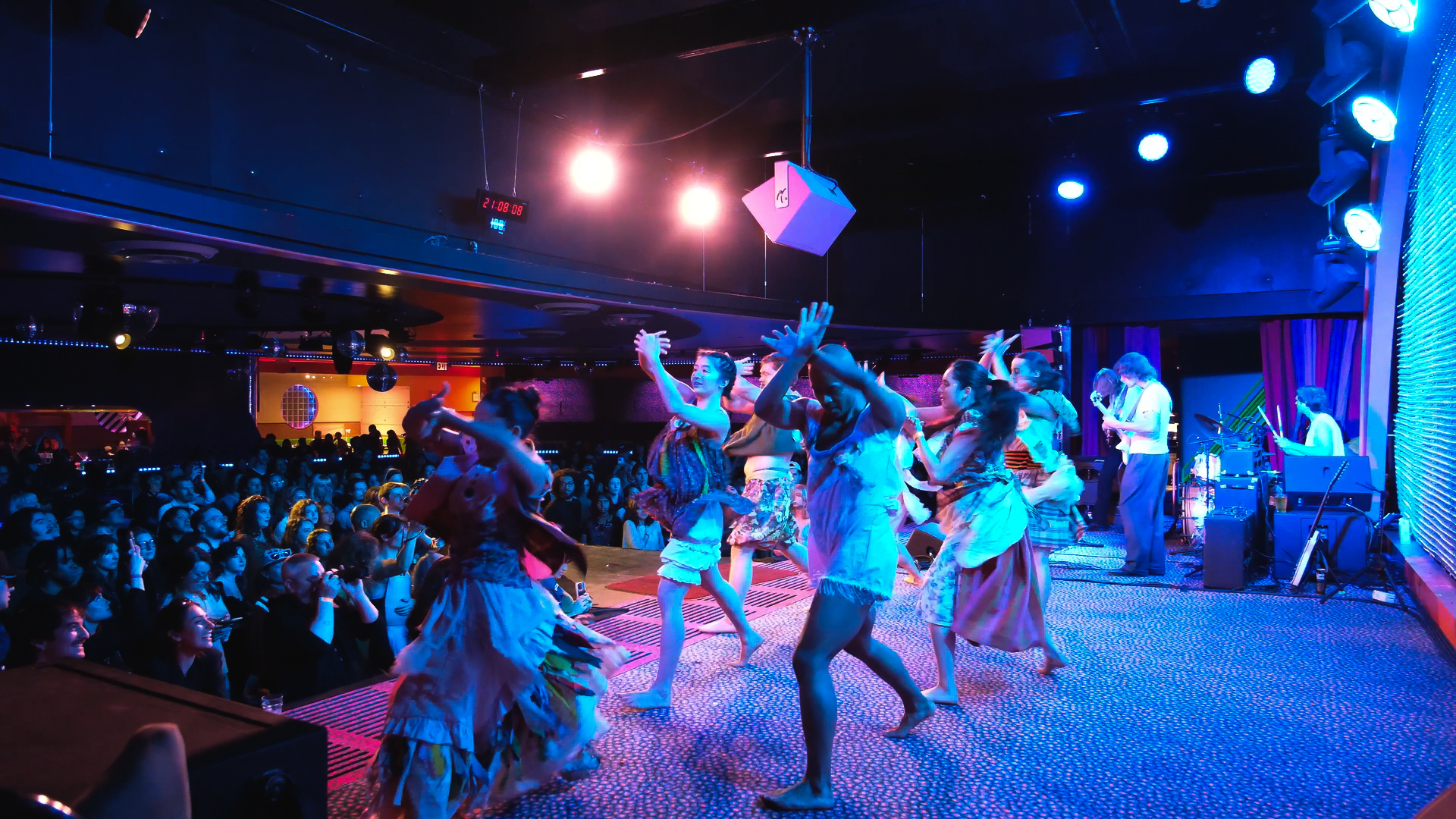 Reworked Runway turns Brooklyn roller rink into sustainable fashion ...