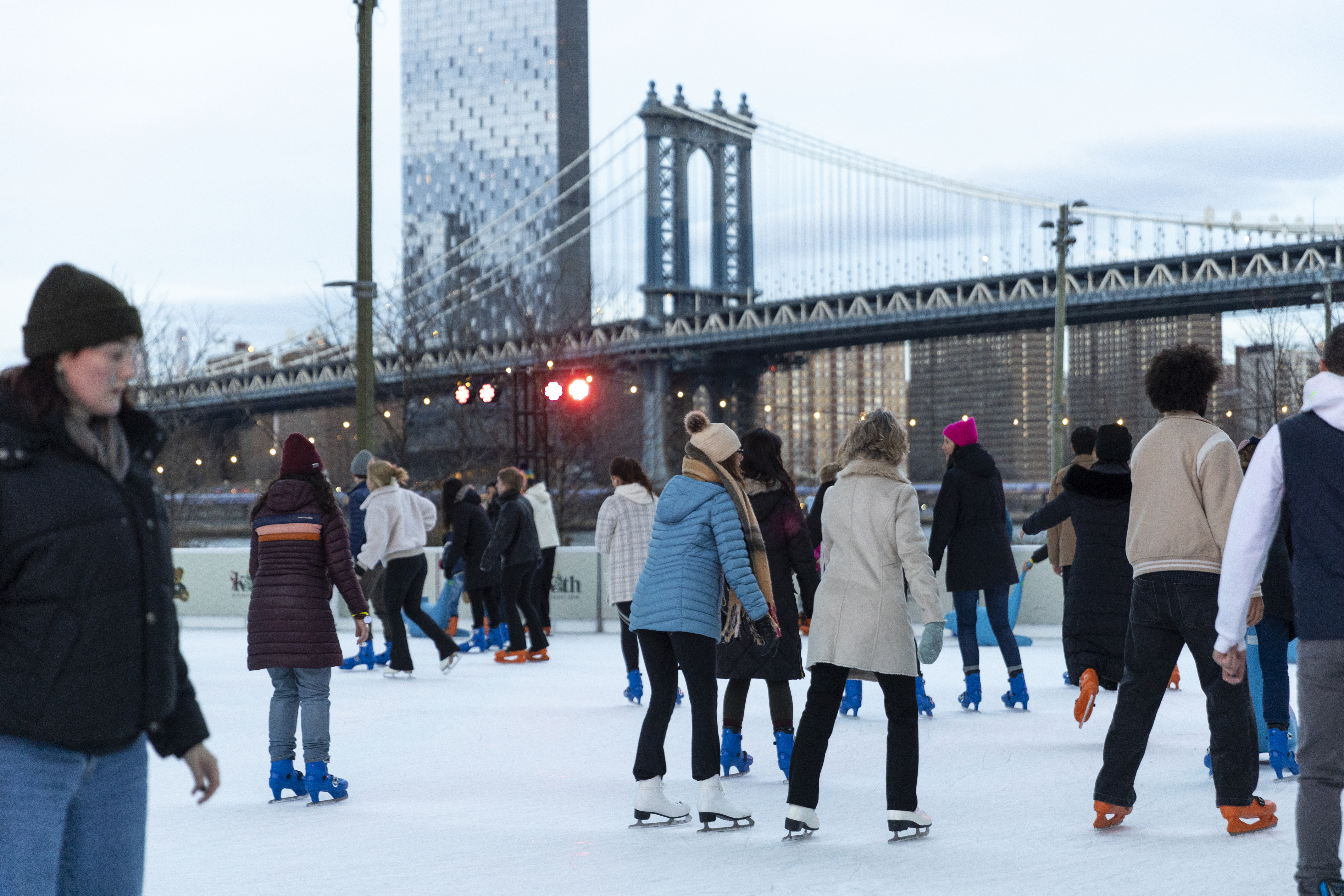 Roebling Rink returns to Brooklyn Bridge Park for scenic winter skating ...